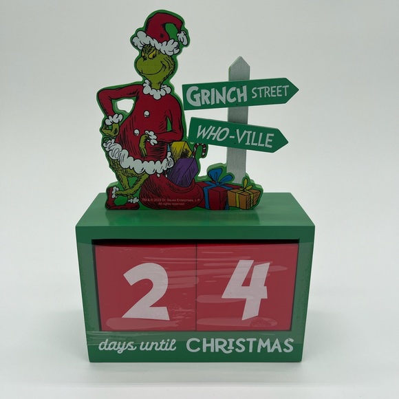 the grinch | Holiday | Nwt Grinch Christmas Countdown Wooden Tabletop ...